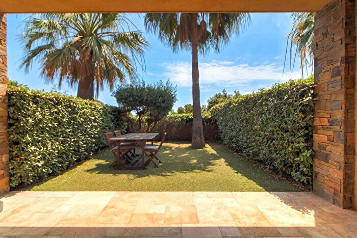 Appartement à vendre - Roquebrune-sur-Argens, Les Issambres, La Vigie, Les Dolmens, Plages, Calanques - 3 pièces - 2 chambres