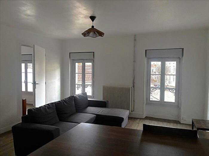 Appartement à louer - Angoulême, Saint-Ausone, Saint-Martin - 2 pièces - 1 chambre