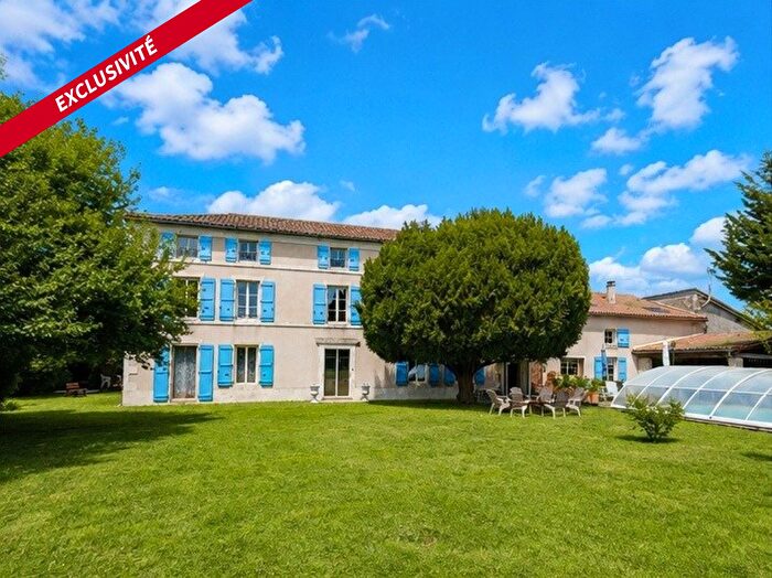 Maison 10 pièces à Beauvoir-sur-Niort, à vendre