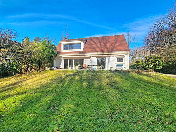 Maison à vendre - Lamorlaye - 10 pièces - 6 chambres