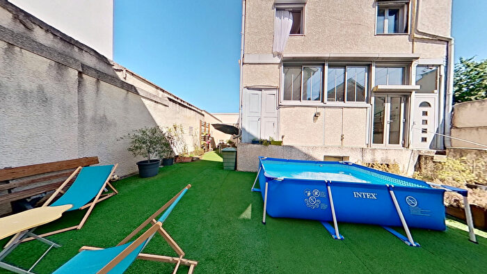 Maison à vendre - Lyon e , Bachut, Transvaal - 5 pièces - 3 chambres