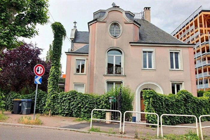 Maison 17 pièces à Neudorf Est Centre, Strasbourg, à louer