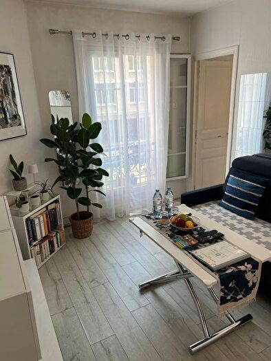 Appartement à louer - Vallée de Fécamp, Paris ème arrondissement - 2 pièces - 1 chambre