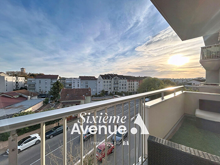 Appartement à vendre - Décines-Charpieu, Centre-ville - 4 pièces - 3 chambres