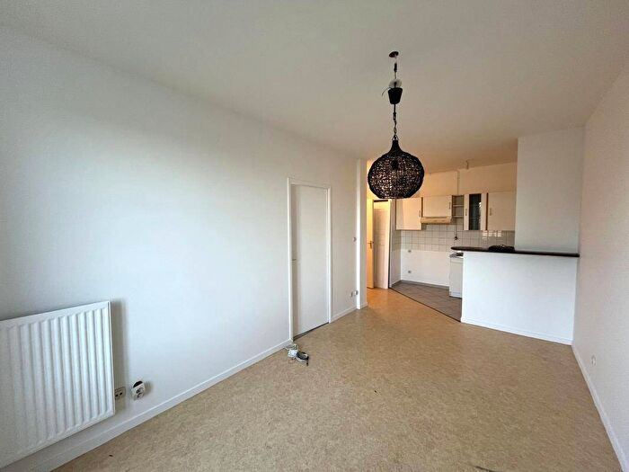 Appartement à louer - La Corniche-Frot-Saint Faron-Clémenceau, Meaux - 2 pièces - 1 chambre