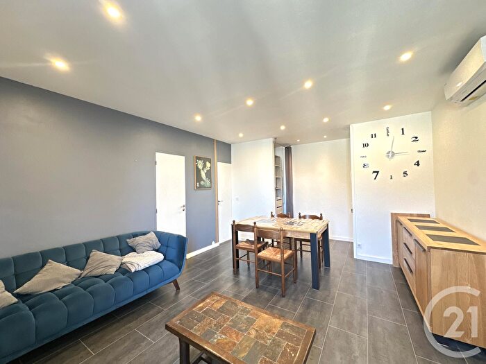 Appartement à louer - Aix-les-Bains, Ouest - 3 pièces - 2 chambres