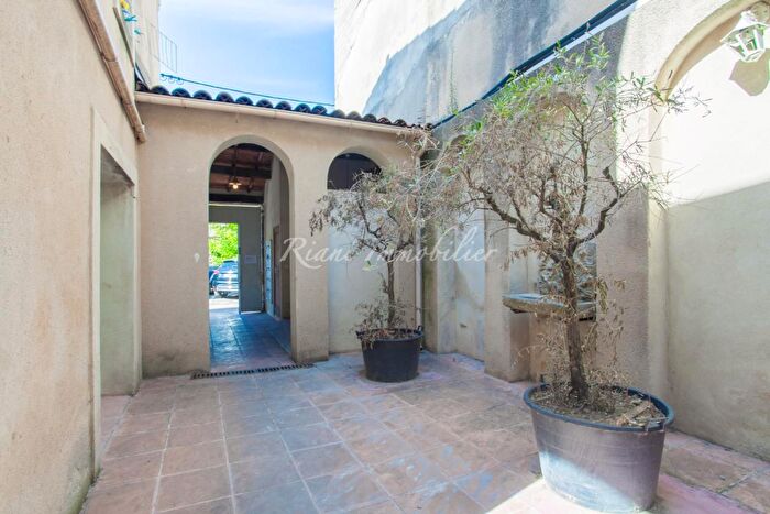 Appartement à vendre - LIsle-sur-la-Sorgue, Centre-ville - 2 pièces - 1 chambre