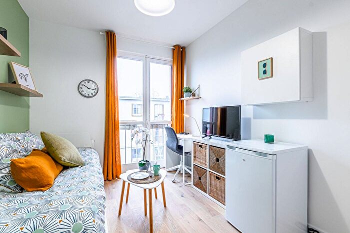 Appartement à louer - Bourse du Travail, Bobigny - 1 pièce