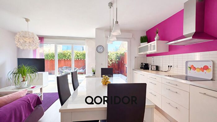 Maison à vendre - Saint-Bonnet-de-Mure - 4 pièces - 3 chambres