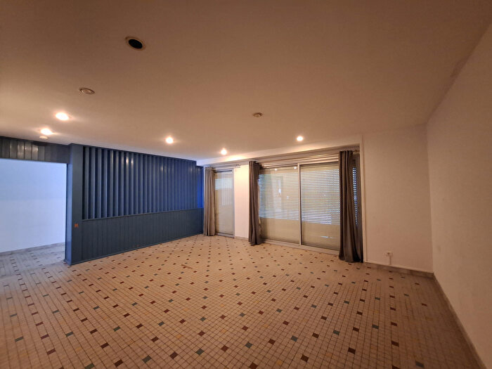 Maison à vendre - Saint-Étienne-de-Mer-Morte - 5 pièces - 2 chambres