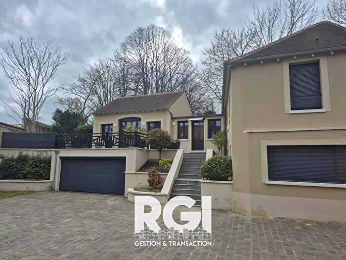 Maison à louer - Jouars-Pontchartrain - 4 pièces