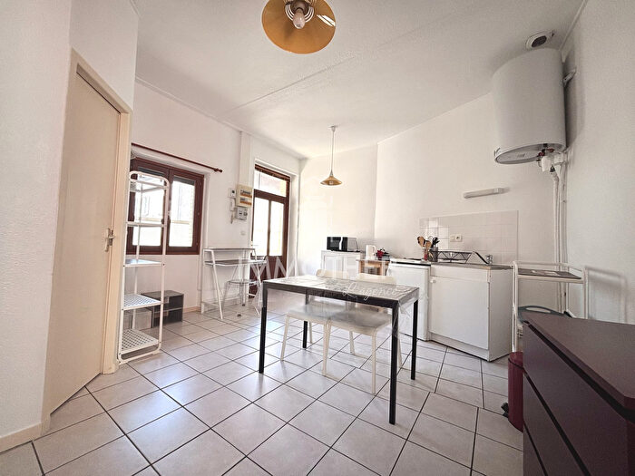 Appartement 1 pièce à Grenoble, Centre-ville, à louer