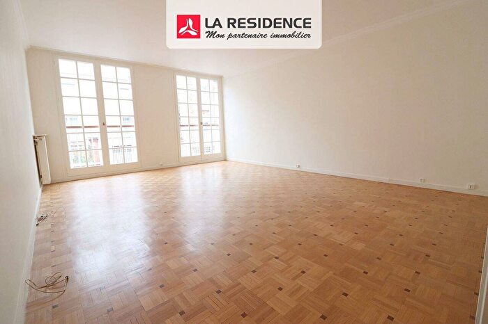 Appartement à louer - Versailles - 4 pièces - 2 chambres