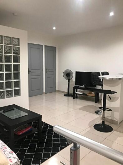 Appartement 1 pièce à vendre à La Roquebrussanne