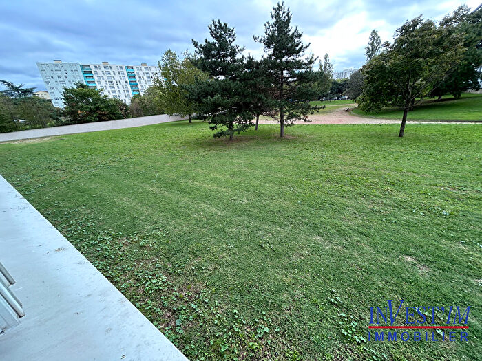 Appartement à vendre - Pierre-Bénite - 4 pièces - 3 chambres