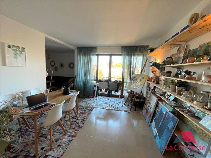 Appartement à louer - Bonneveine, Marseille ème - 3 pièces - 2 chambres