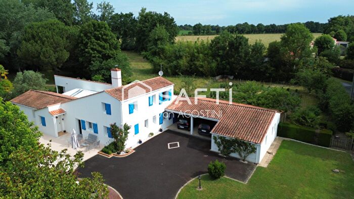 Maison 10 pièces à vendre - Beaulieu-sous-la-Roche