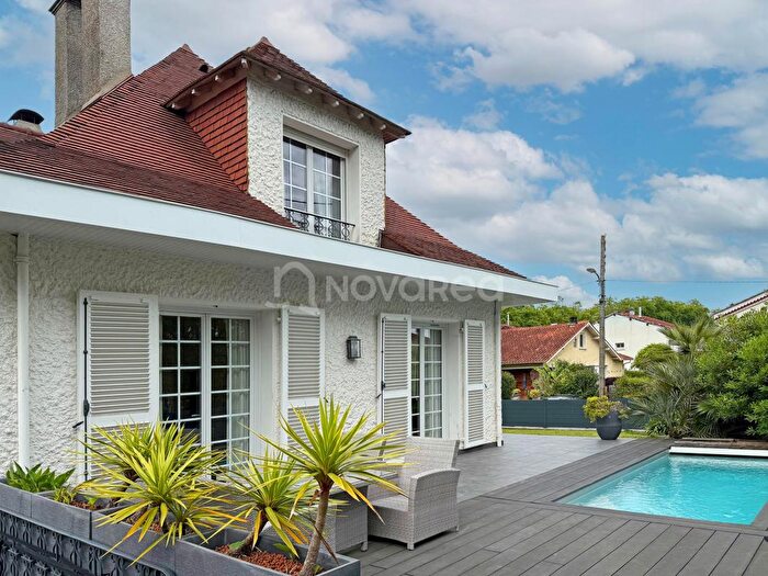 Maison à vendre - Pau, Le Hameau - 6 pièces - 4 chambres