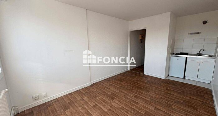 Appartement 1 pièce à Rive de Seine Sud Est, Melun, à louer