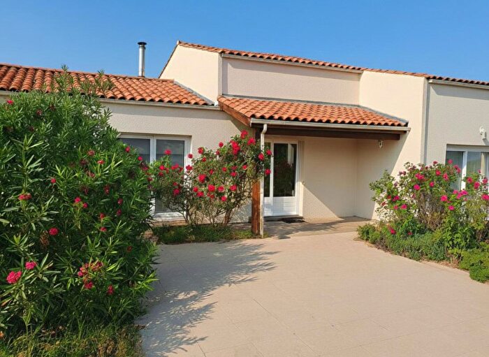 Maison à vendre - Thénac - 5 pièces - 4 chambres