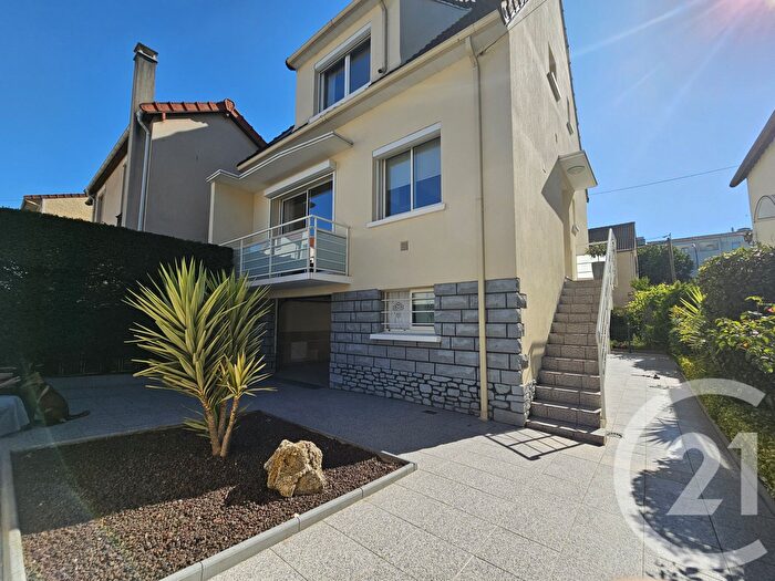 Maison 4 pièces à vendre à Vitry-sur-Seine, Paul Forment, La Ferme