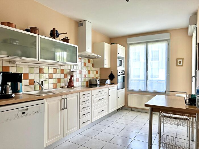 Appartement à vendre - Meyzieu, Centre-ville - 4 pièces - 3 chambres