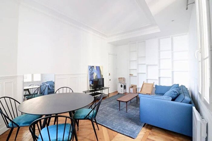 Appartement à louer - Hoche-Friedland, Paris ème arrondissement - 2 pièces - 1 chambre