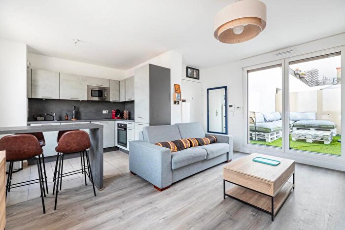 Appartement à vendre - Aubervilliers, Centre-ville, Victor Hugo - 3 pièces - 2 chambres