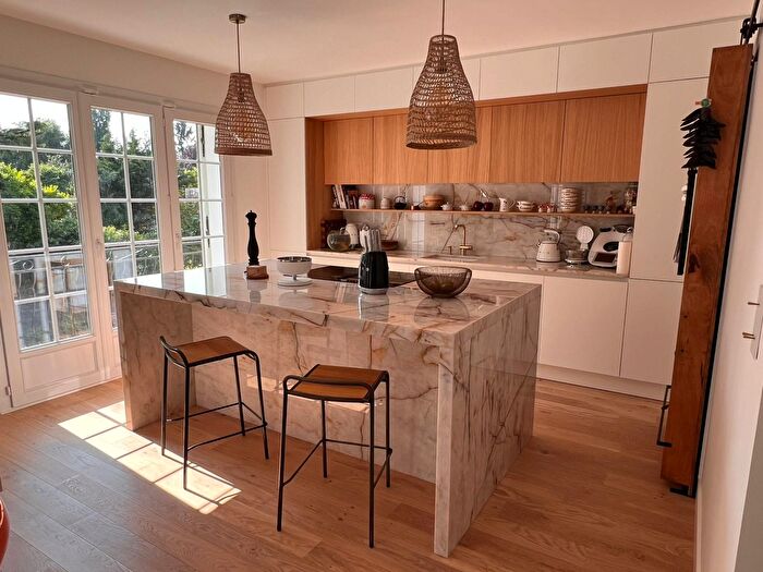 Maison à vendre - Saint-Cyr-sur-Loire - 7 pièces - 4 chambres