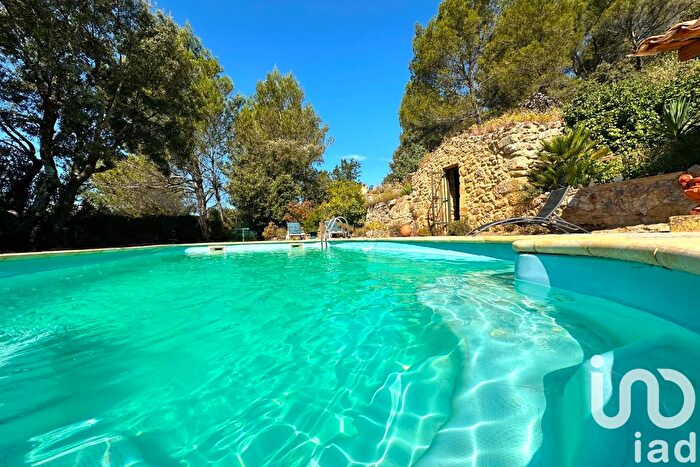 Maison à vendre - Jouques - 8 pièces - 3 chambres