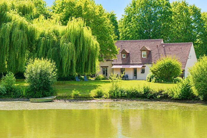 Maison 6 pièces à Savigné-l'Évêque, à vendre