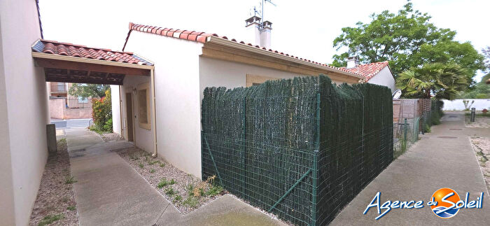 Maison 2 pièces à Fleury, Saint-Pierre, Les Cabanes, à vendre