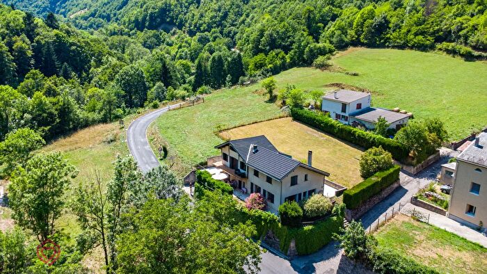 Maison à vendre - Axat - 9 pièces - 6 chambres